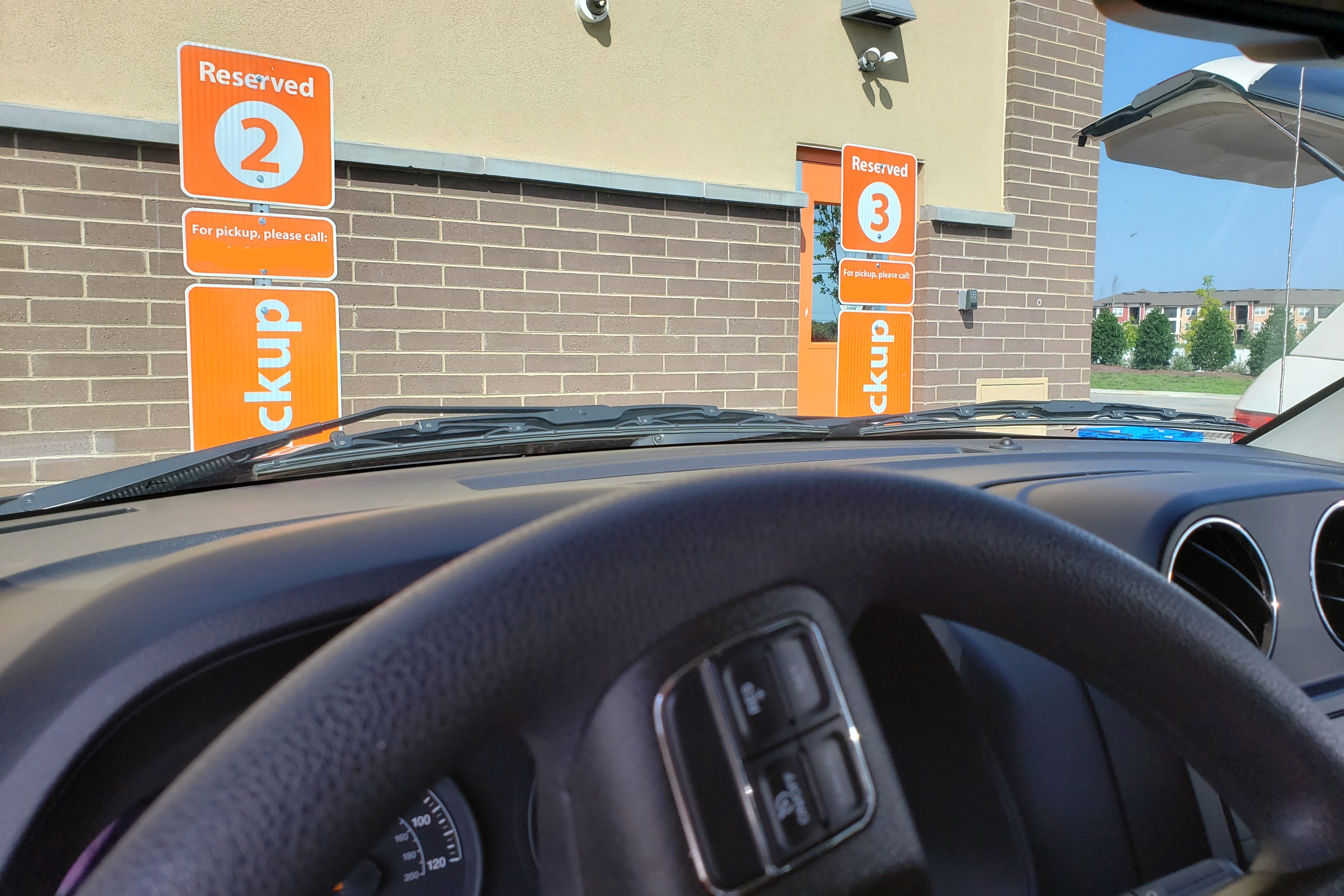 Best Practices for Implementing Curbside Pick-up | Radial