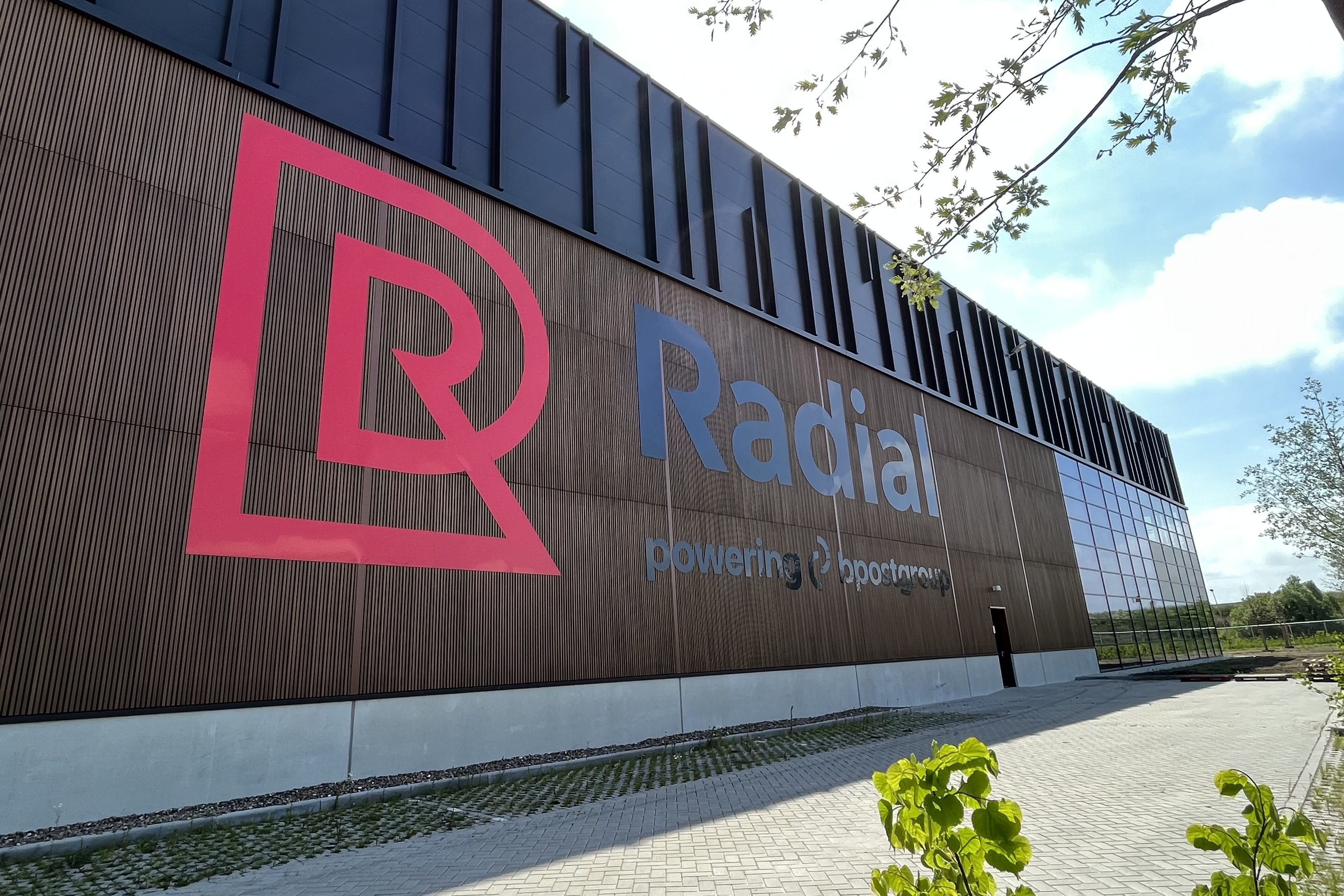 Experience AMR-s in action: Dematic 'Customer Day' in Groningen | Radial